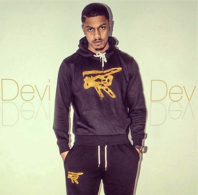 Devi Dev: familie staat centraal | Caribisch Netwerk