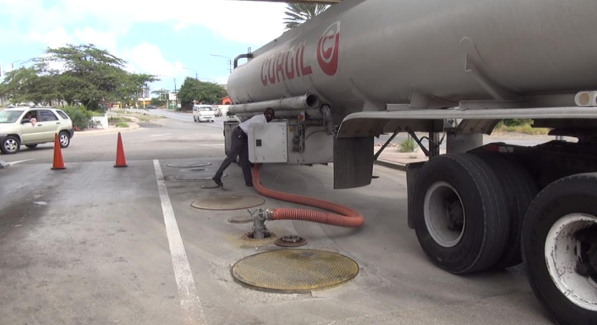 Nog geen strengere controle op Curaçaose tankstations - Caribisch Netwerk